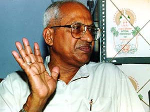 Rajagopal demanded Tharoor apology for demeaning statement on Swami ...