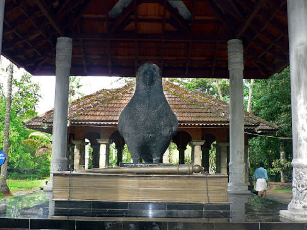 Thunjan Parambu set for Vidyarambam fete - Malayalam Oneindia