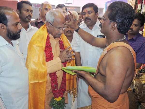 O Rajagopal hits through Road Shows and personal visits - Malayalam ...