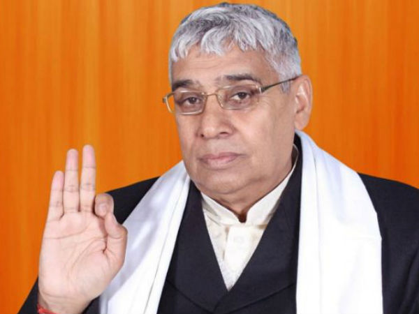 Rs. 1000-crore empire Baba Rampal collapses in 10 days - Malayalam Oneindia