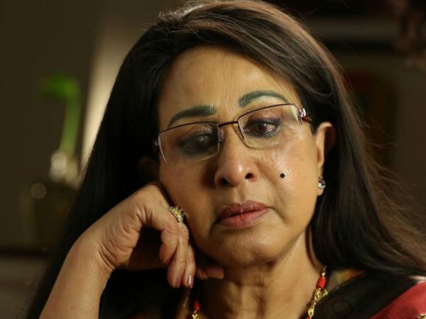 Actress Sheela to enter Politics? - Malayalam Oneindia