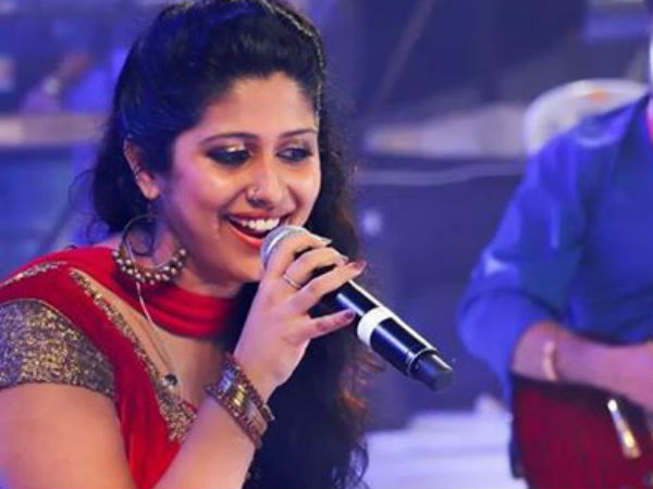 Fraud Case against singer Ranjini Jose - Malayalam Oneindia