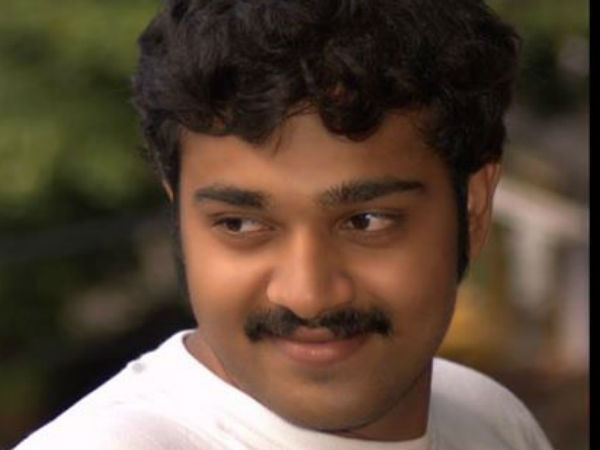 Serial actor Sarath Kumar died in accident - Malayalam Oneindia