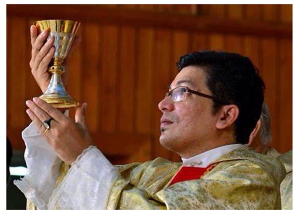 Lookout Notice against Priest - Malayalam Oneindia