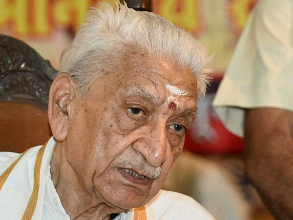 Vishwa Hindu Parishad leader Ashok Singhal passes away - Malayalam Oneindia