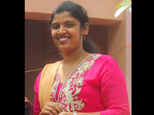 Facebook users criticize SFI leader Chintha Jerome - Malayalam Oneindia
