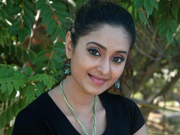 Actress Charmila's shocking revealation about Malayalam Film Industry ...