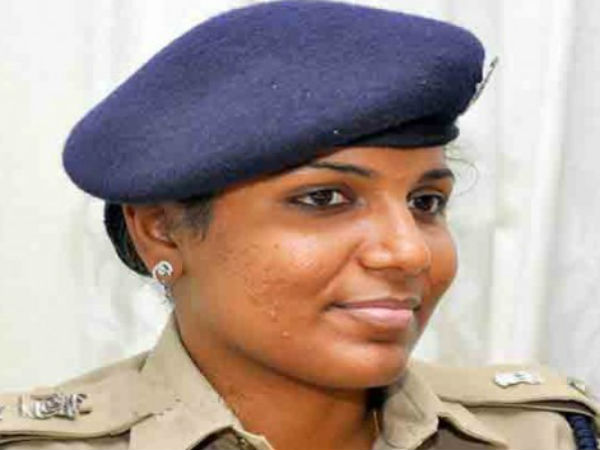 kollam city commissioner satheesh bino hand over batton to wife ajitha ...