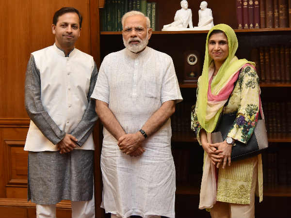 E Ahmmed's daughter and son met PM Narendra Modi - Malayalam Oneindia