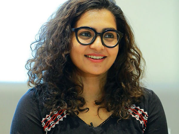 actress revathy sampath about actress parvathy thiruvothu and rachana ...