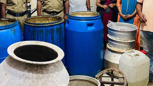 Kozhikkode: Kerala excise caught a woman for illegally making charayam ...