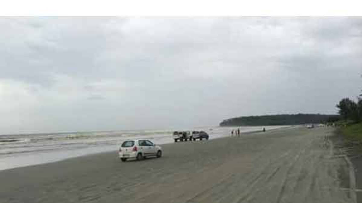 A floating bridge is ready at Muzhapilangad Drive-in Beach - Malayalam ...