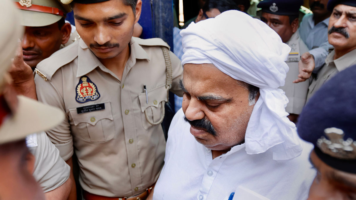 Gangster Atiq Ahmed shot dead, Here are the complete details ...