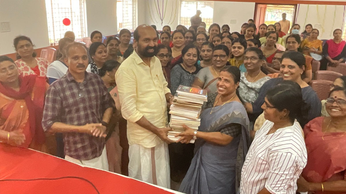 Kannur: Kudumbashree Book Collection Dr. V Shivdasan MP inaugurated ...