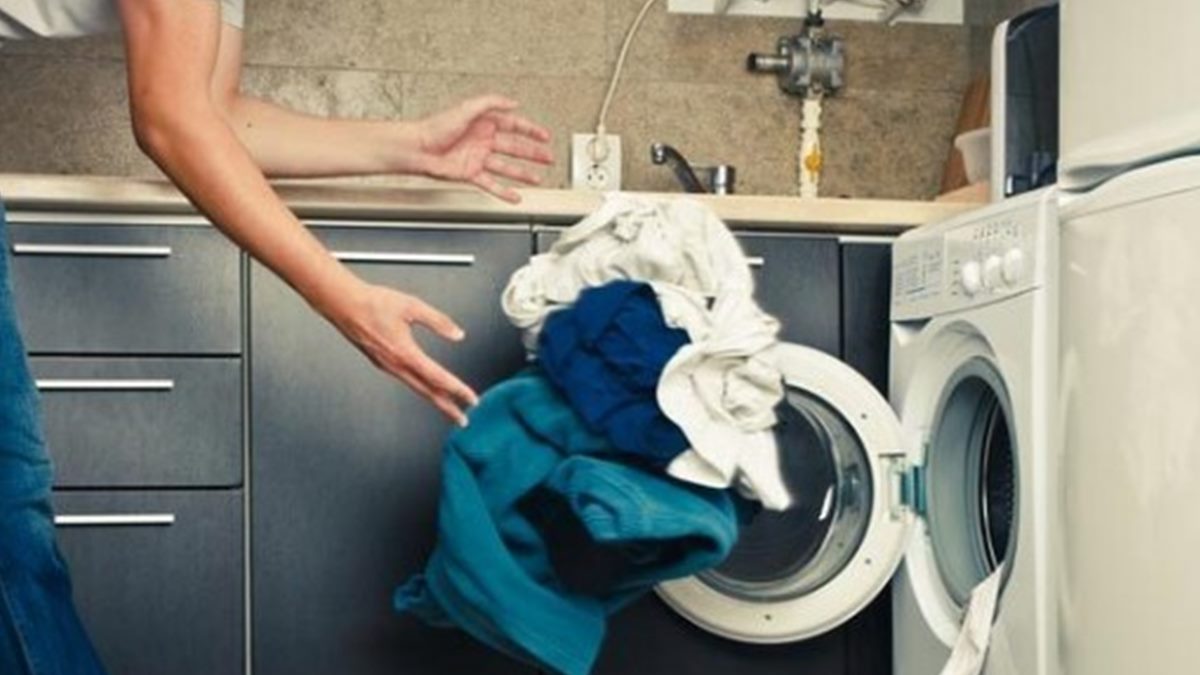 Do These Things Before Washing Your Clothes To Remove Smell Of Sweat ...
